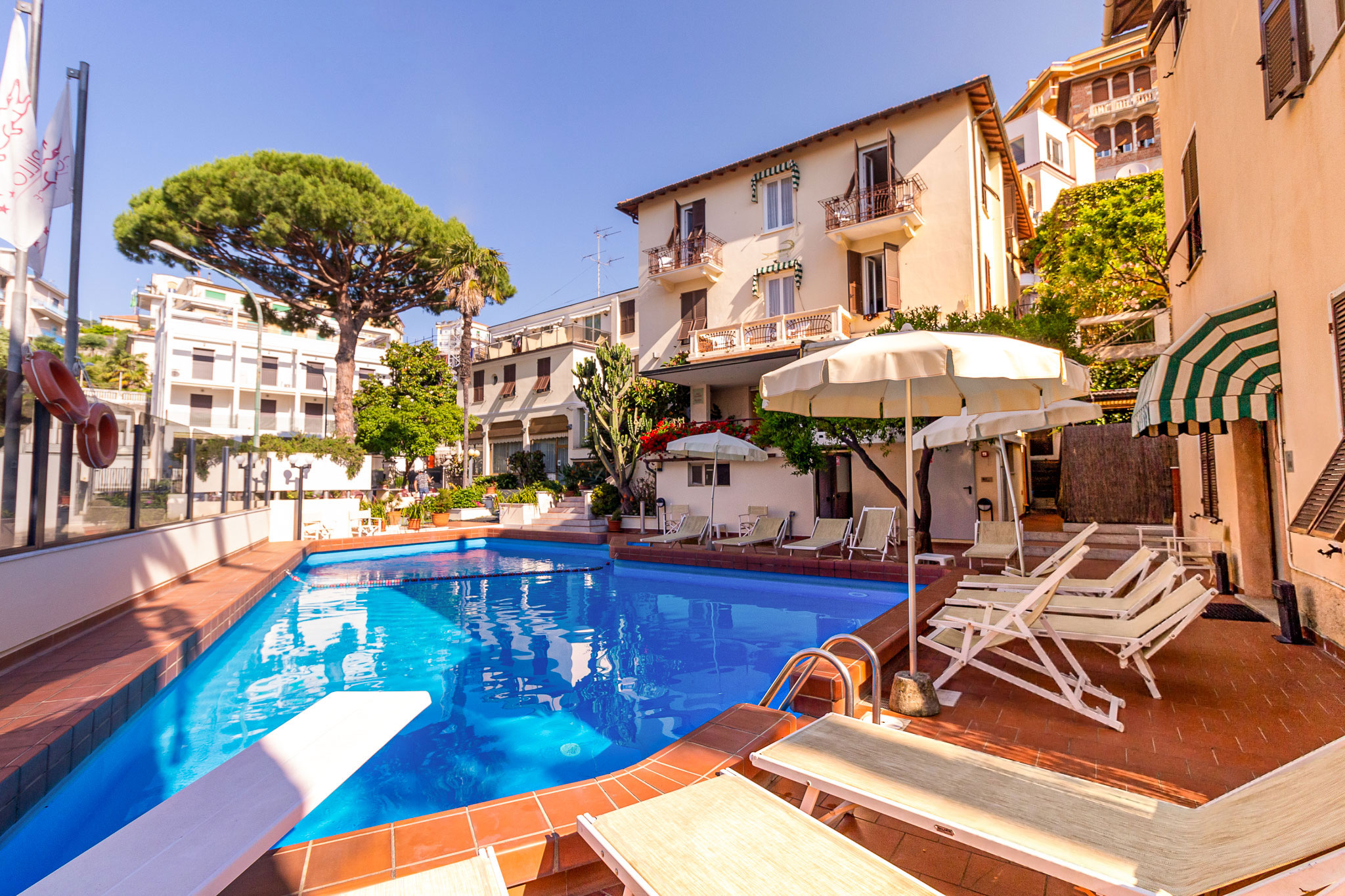 Hotel Coccodrillo - Albergo Residence 3 Stelle a Varazze
